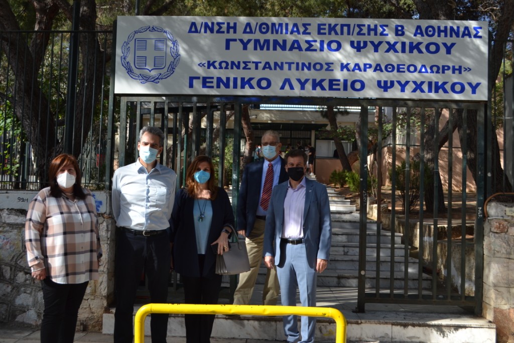 Ο Άγγελος Συρίγος συζητάει με τους μαθητές του Ψυχικού | Τα Τοπικά Νέα
